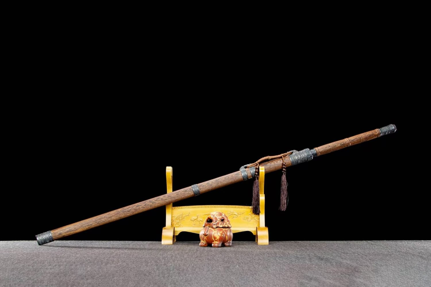 Traditional Chinese Two-Handed Sword with High Carbon Steel Blade ...
