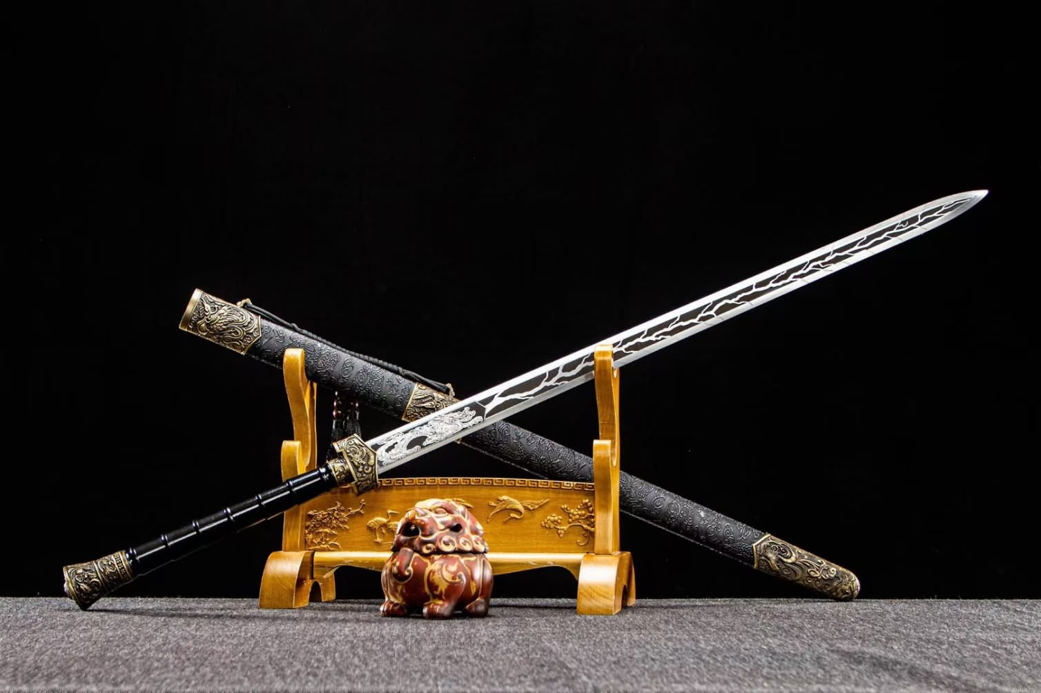 Traditional Chinese Han Sword with High Carbon Steel Etched Blade ...