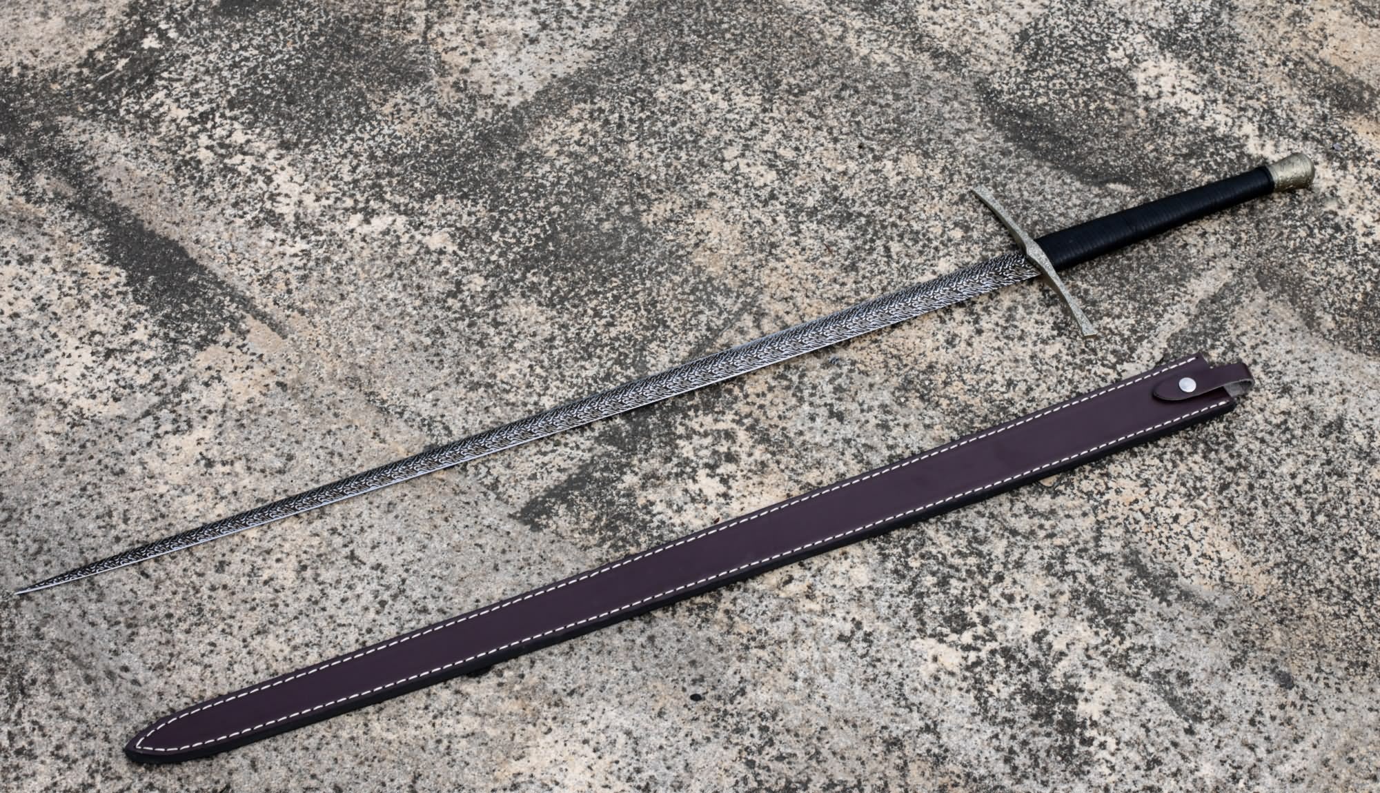 European Longsword – Hand-Forged T10 Patterned Steel Blade with Crossg ...